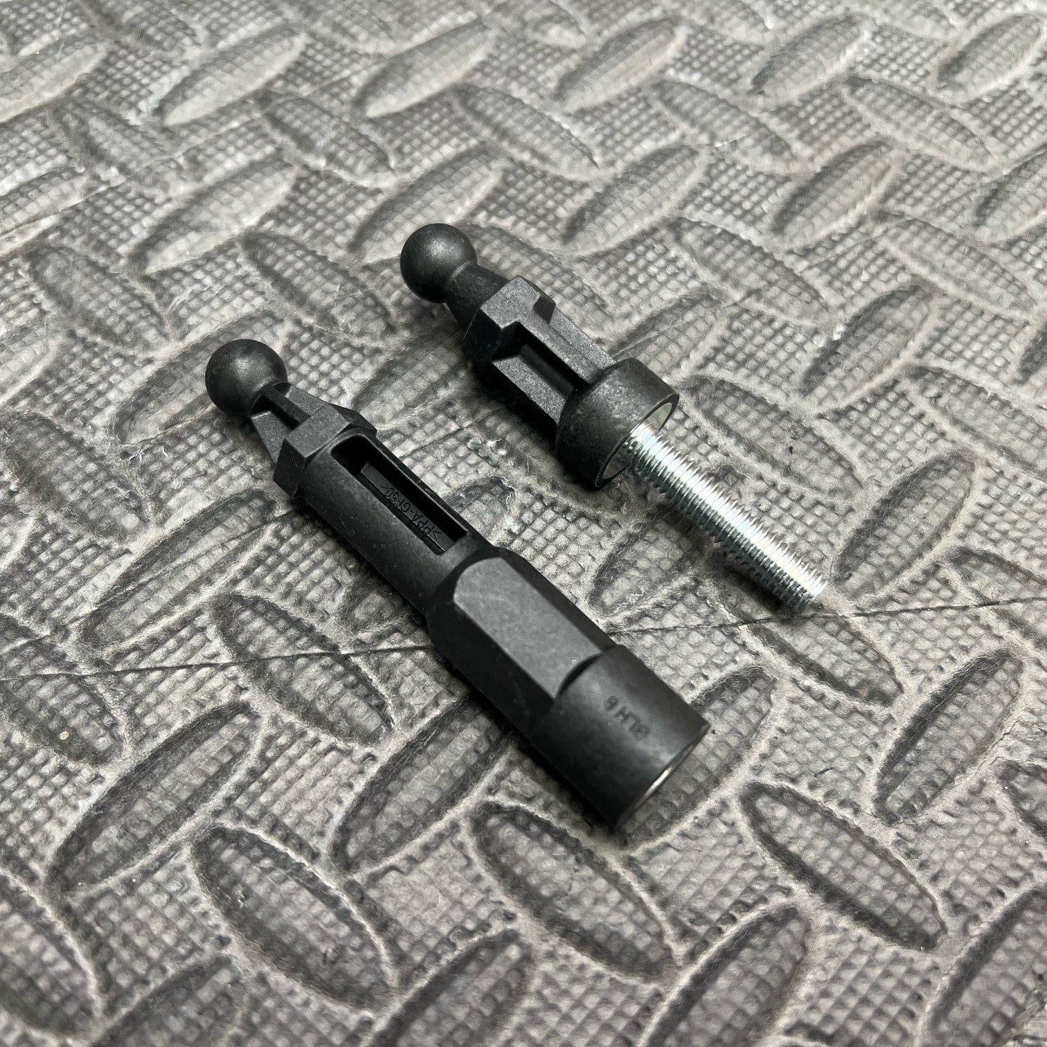 Engine Cover Peg Kit - MK7.5 Fiesta ST180 / Mk3 Focus